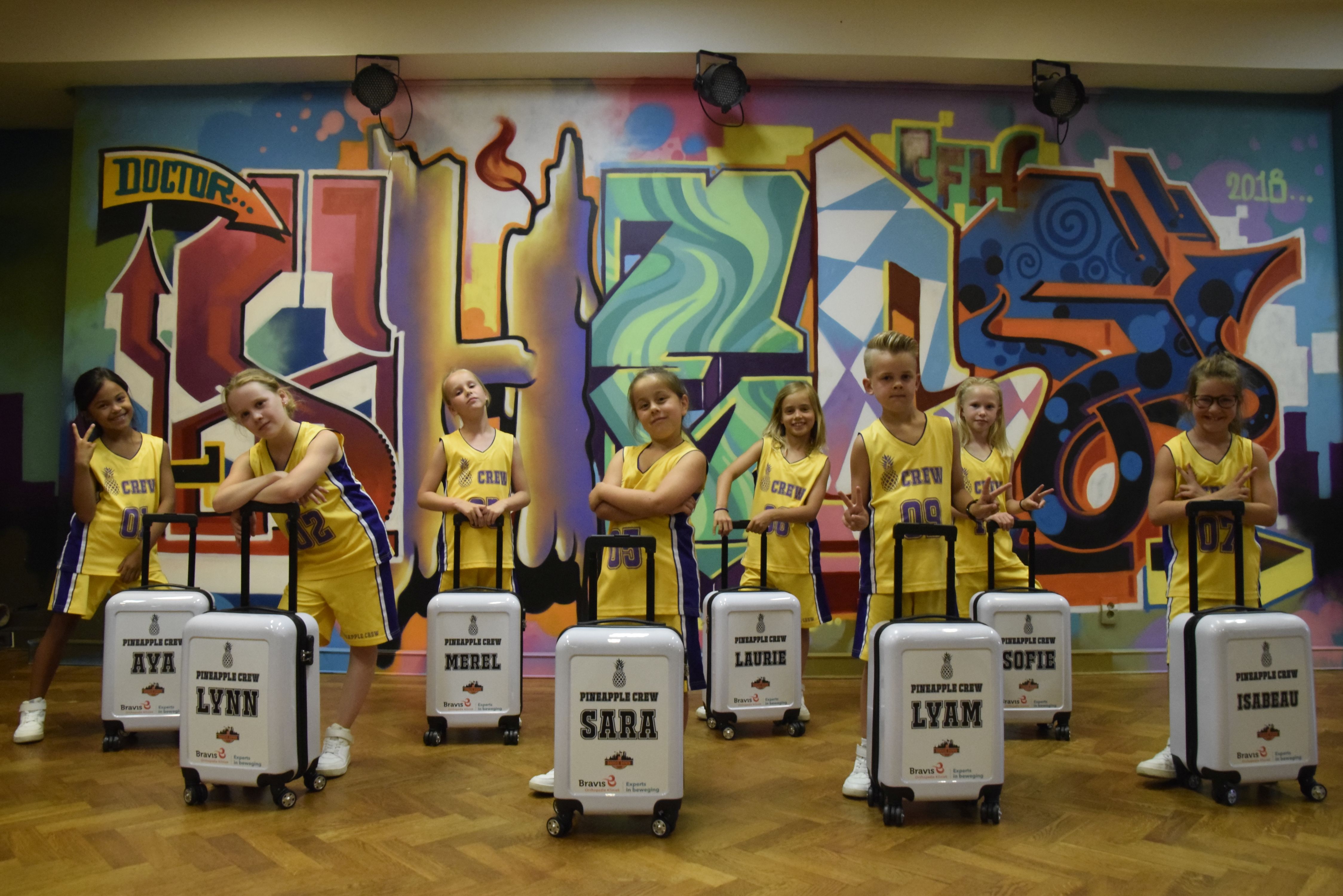 Pineapple danscrew in beweging door sponsoring Bravis Orthopedie ...